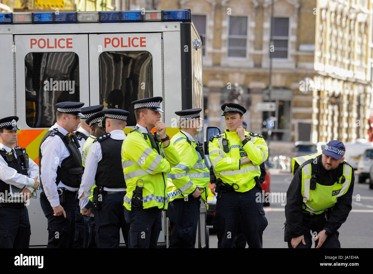 London, UK. 4th June, 2017. Police by their cordon on Borough High ...