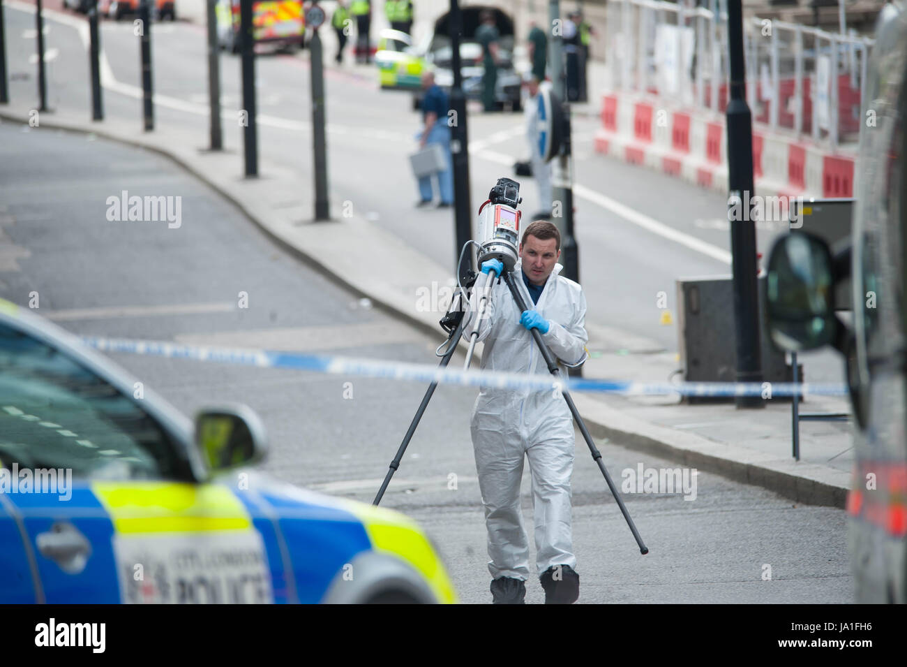 Forensic officers work hi-res stock photography and images - Alamy