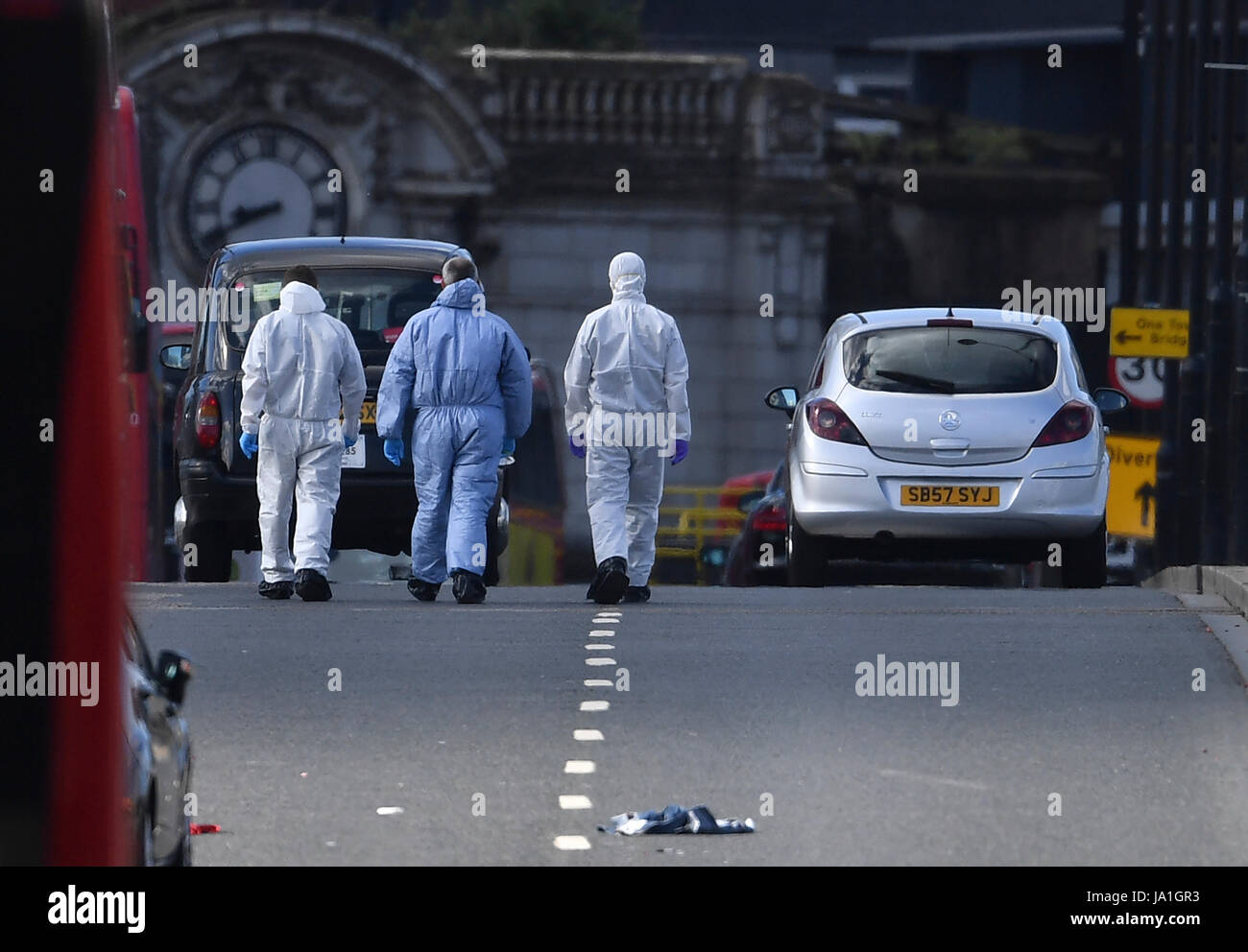 London, UK. 4th June, 2017. Officers investigate the scene on London ...