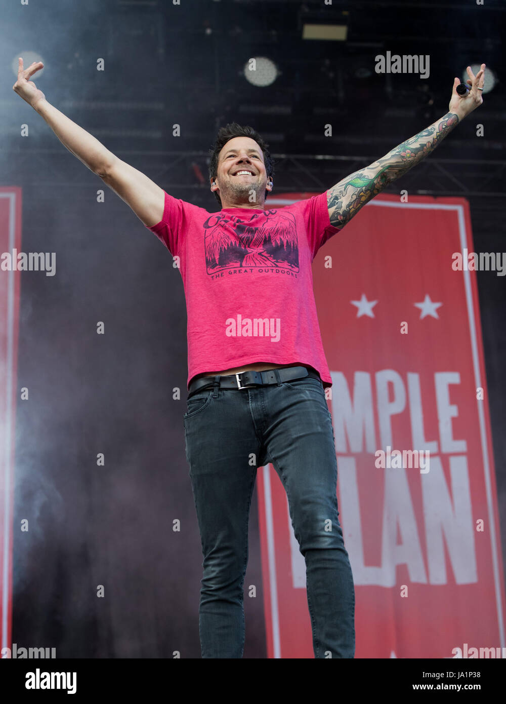 Pierre bouvier singer hi-res stock photography and images - Alamy
