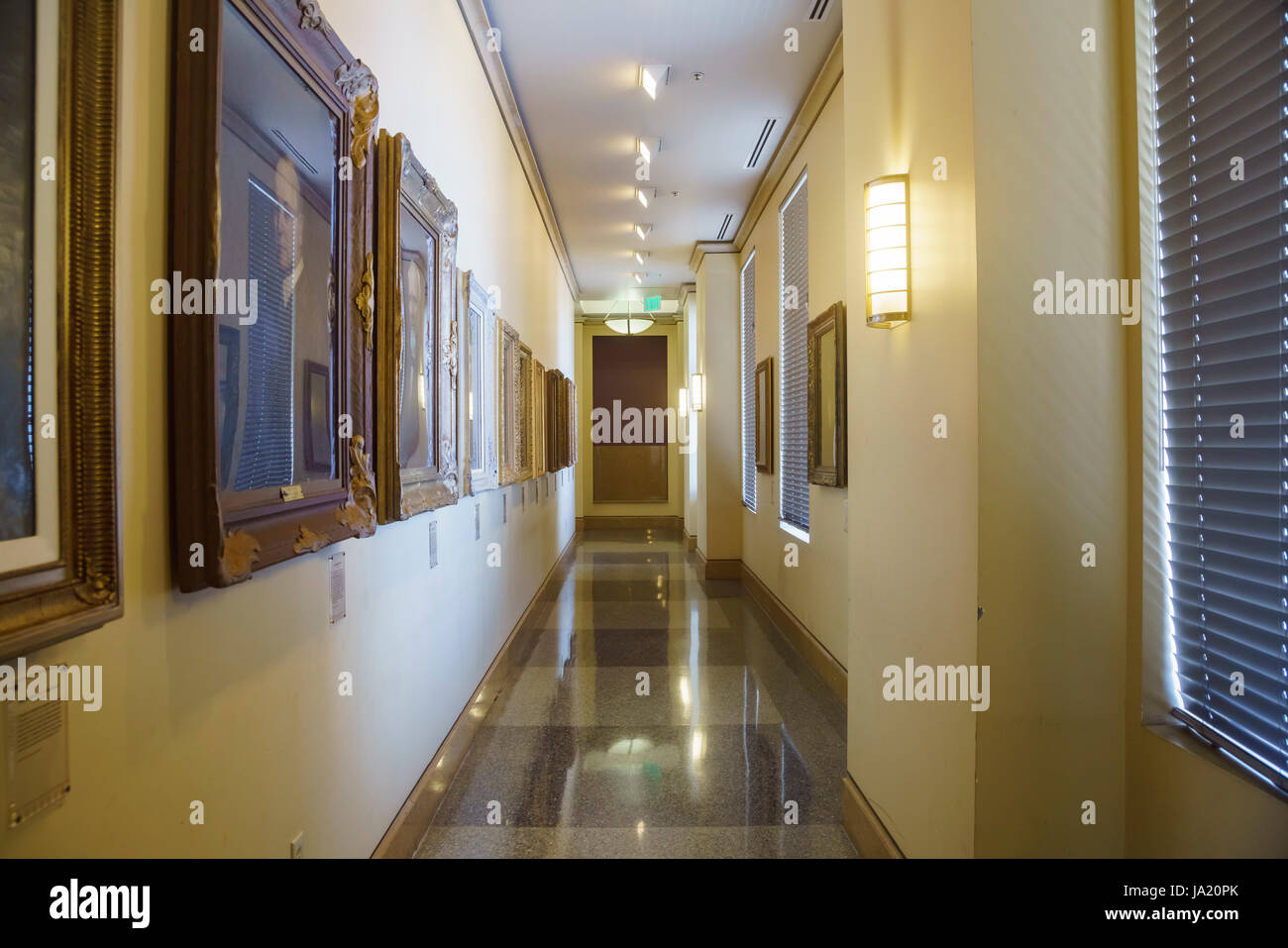 Mayor tom bradley room hi-res stock photography and images - Alamy