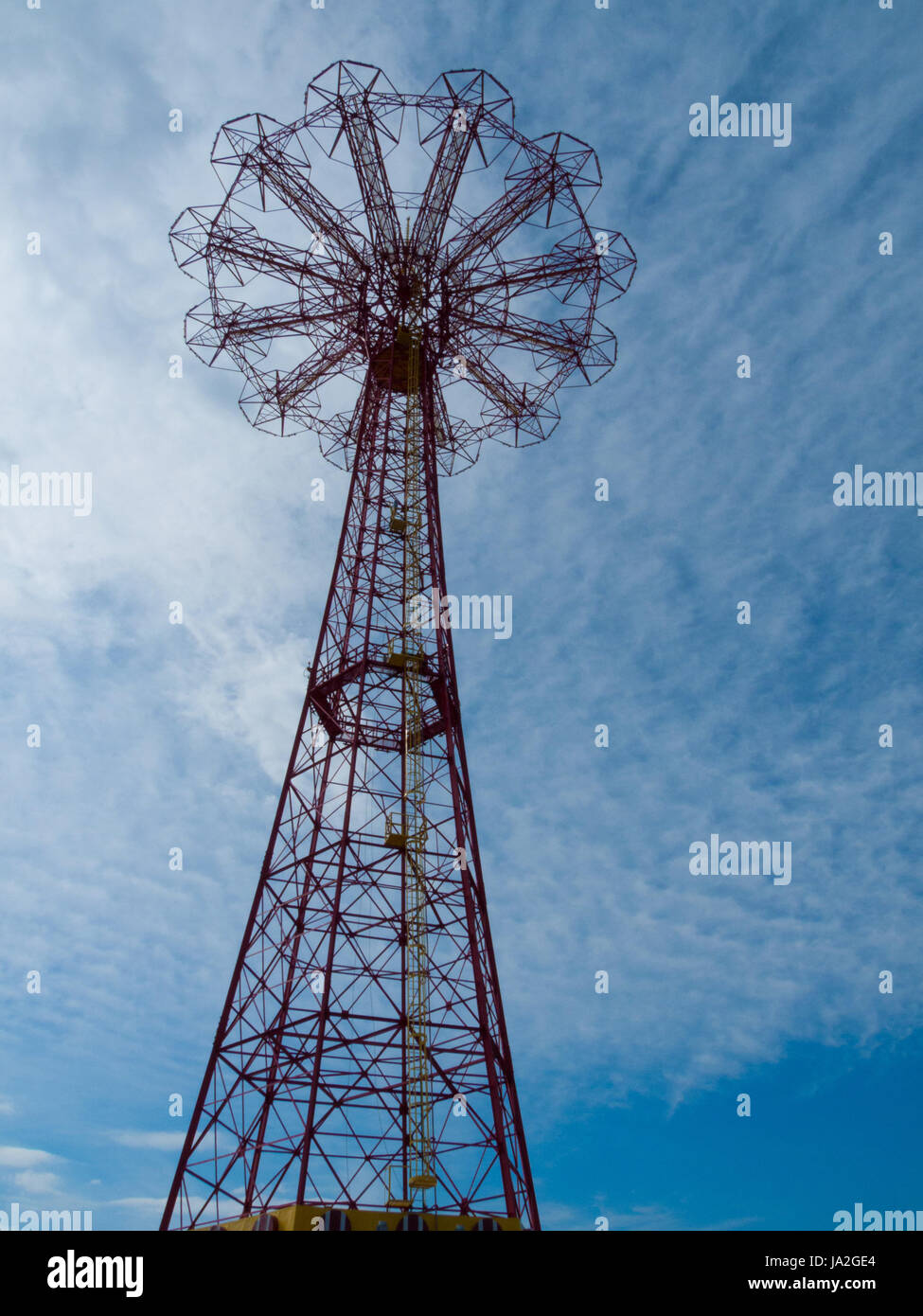 Parachute construction hi-res stock photography and images - Alamy