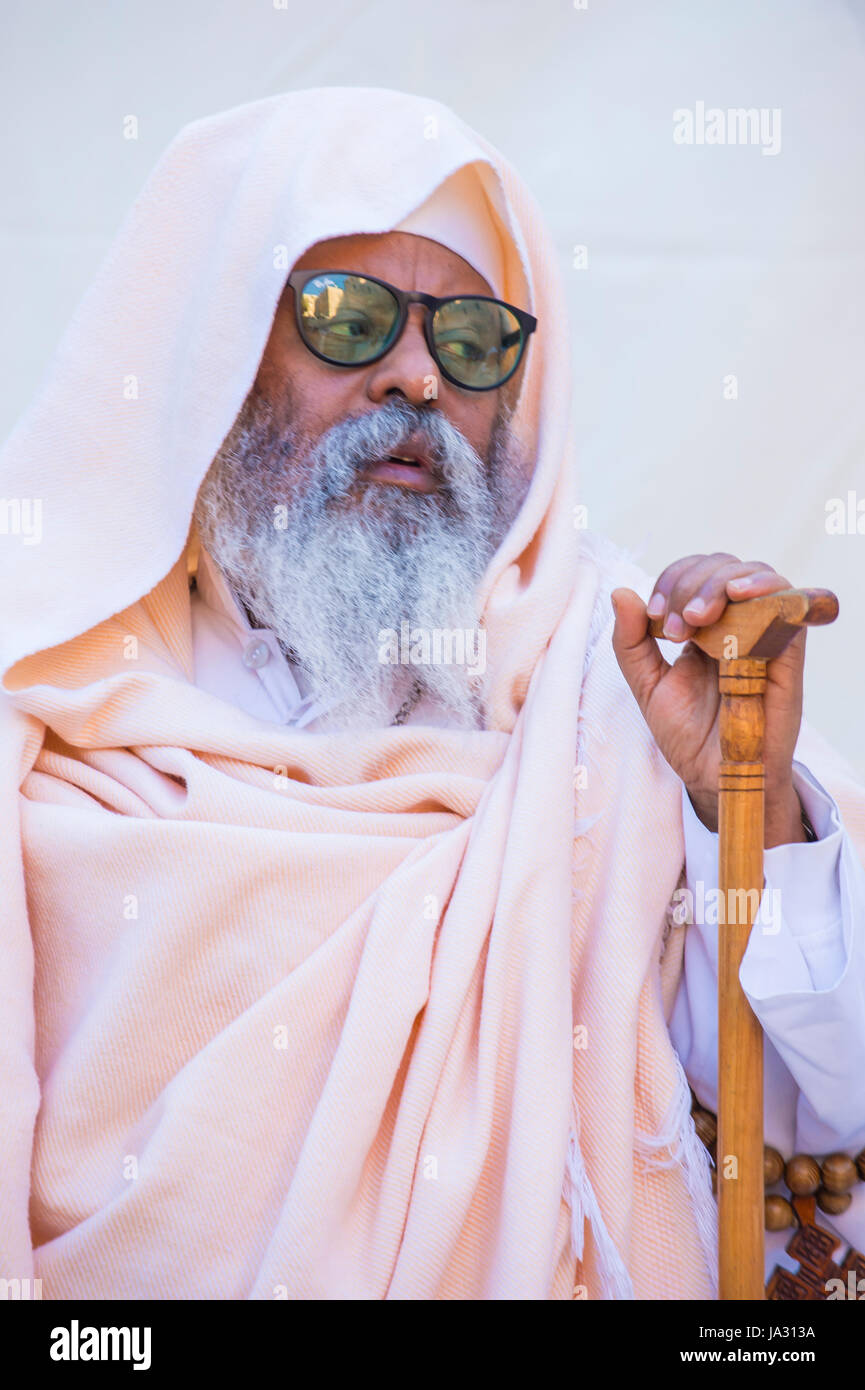 Ethiopian Orthodox pilgrim participates in the Holy fire ceremony at ...