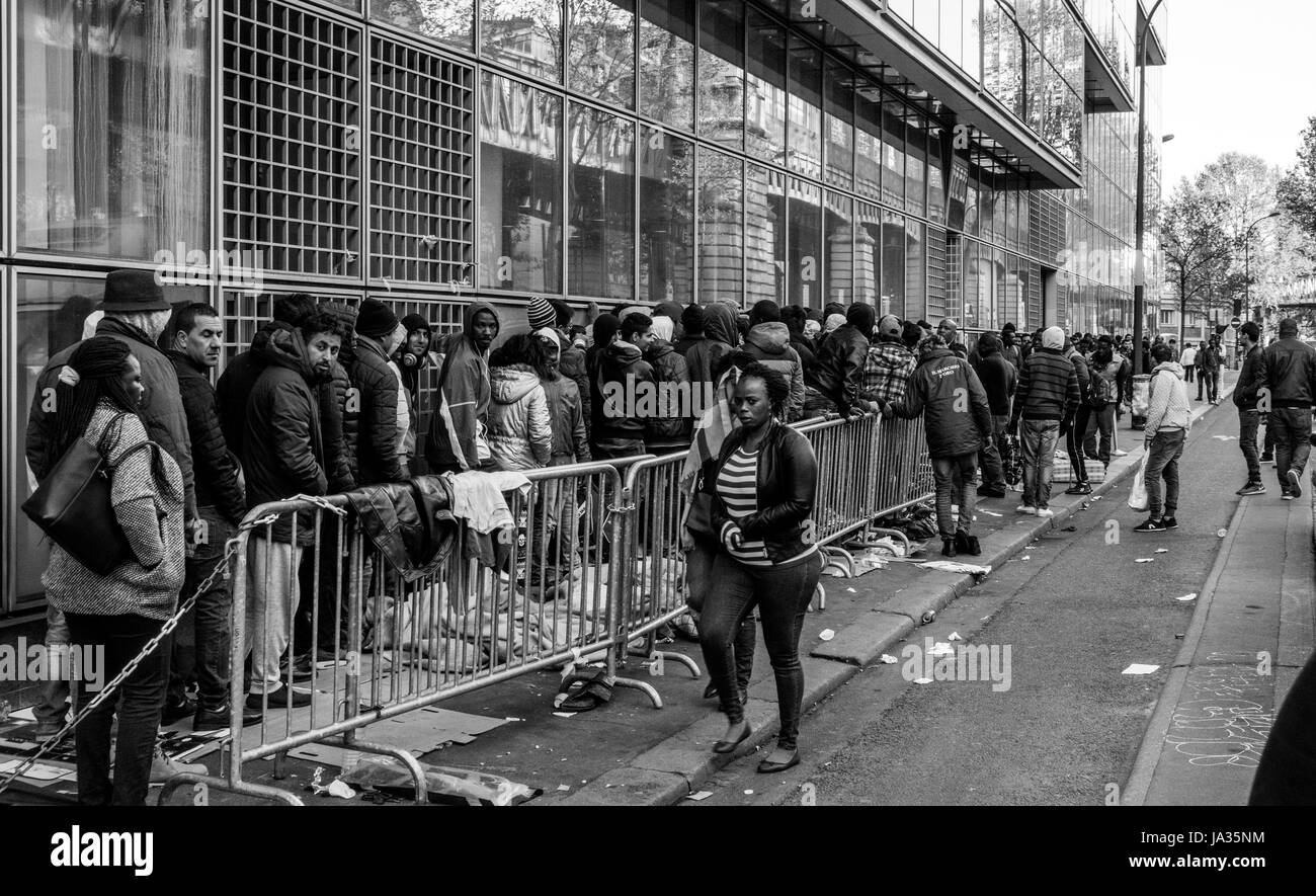 Syrian people in refugee hi-res stock photography and images - Alamy