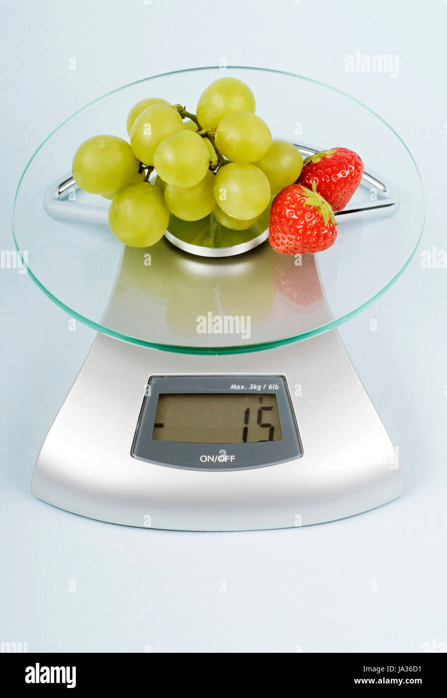 Strawberries on digital scale hi-res stock photography and images - Alamy