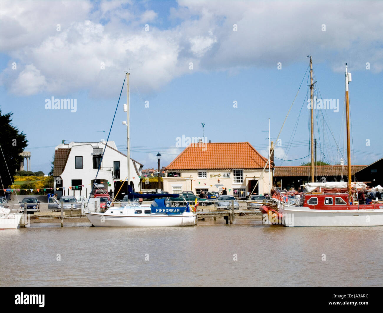 The harbour inn southwold hi-res stock photography and images - Alamy