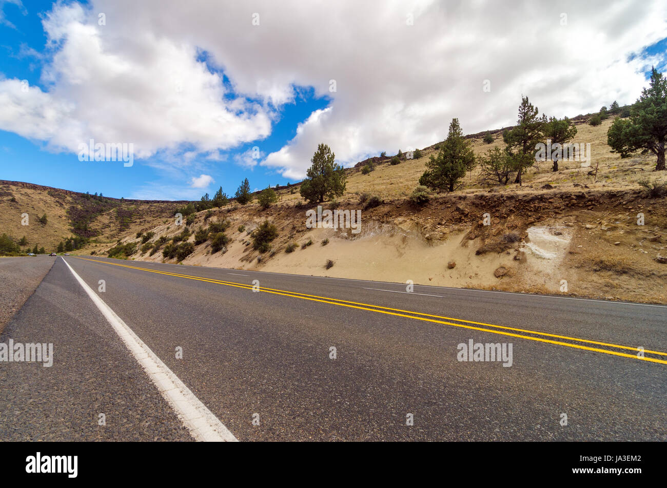 desert, wasteland, motorway, highway, road, arid, slim, sligth, lean ...