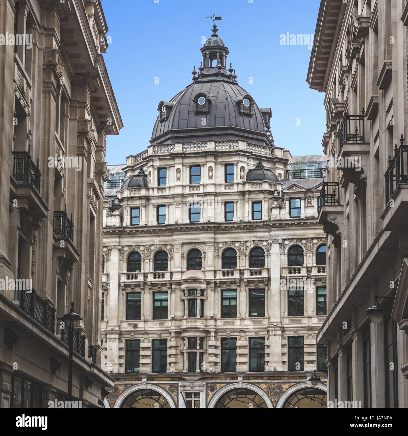 Victorian brick building london hi-res stock photography and images - Alamy