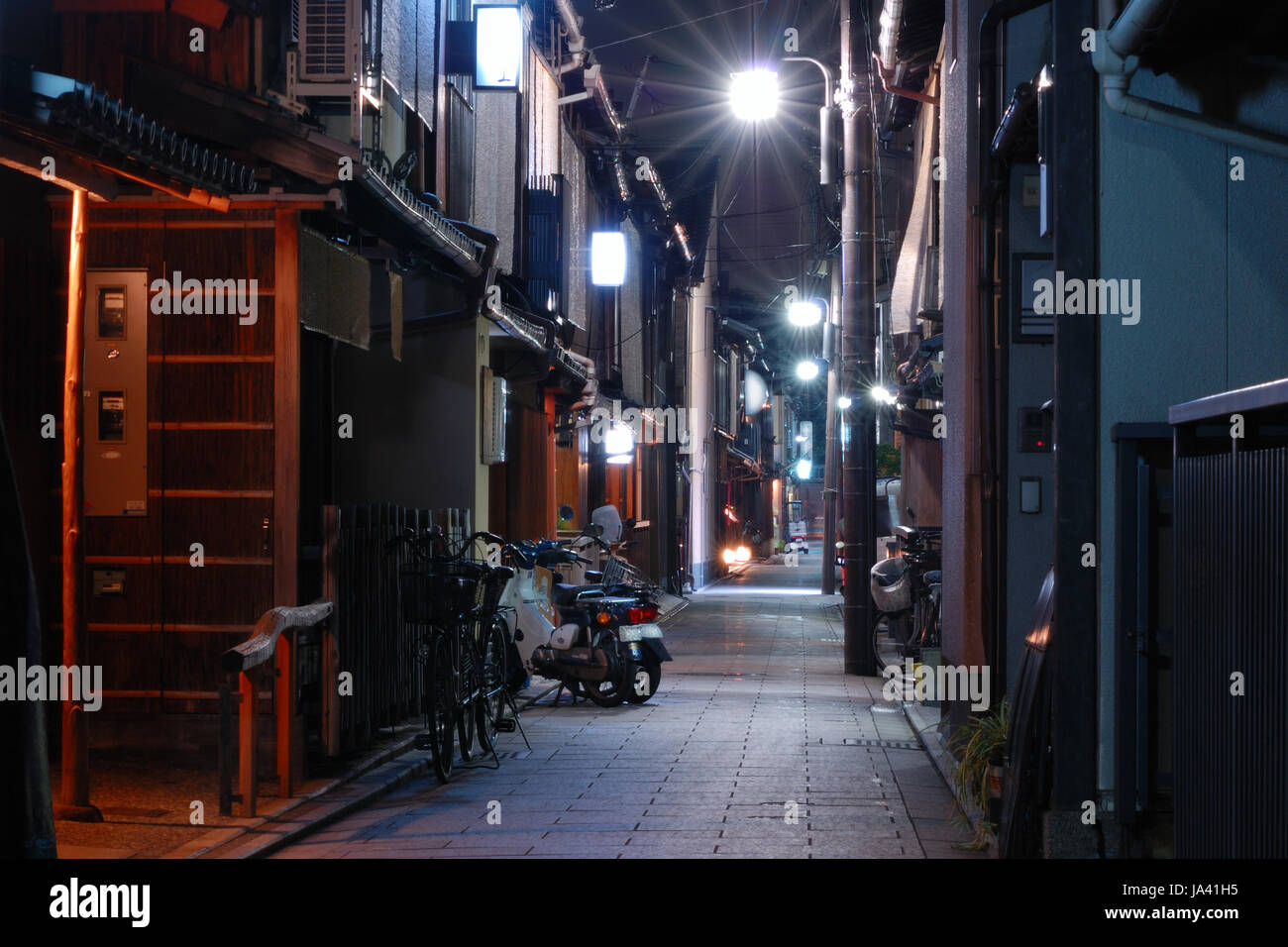 house, building, historical, city, town, famous, night, nighttime ...