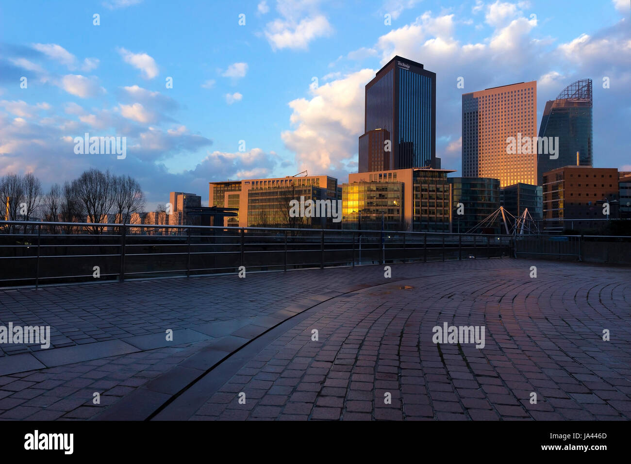 La Defense financial district in Paris Stock Photo - Alamy