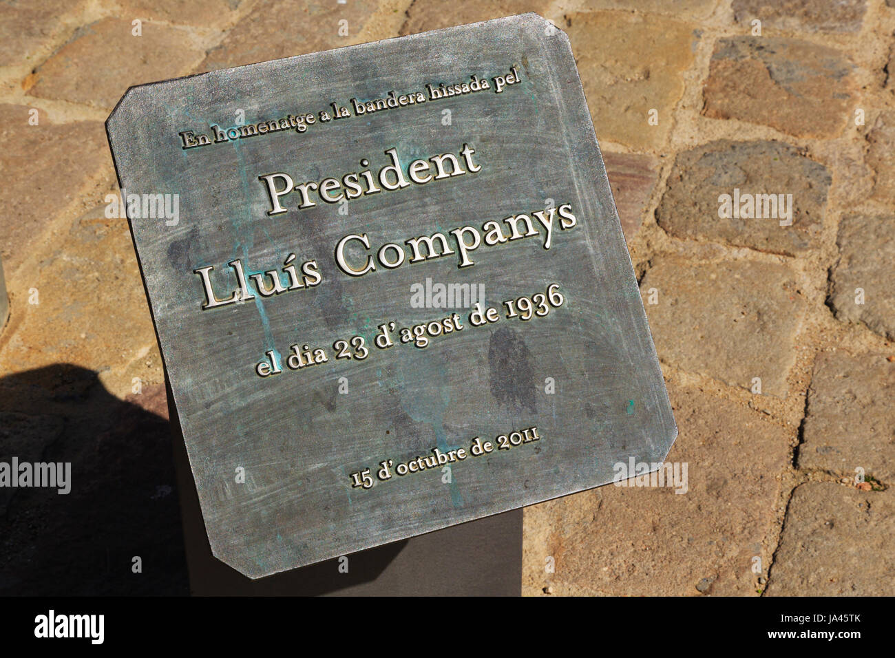 Homenaige a la bandera hissada pei president lluis companys el hi-res ...