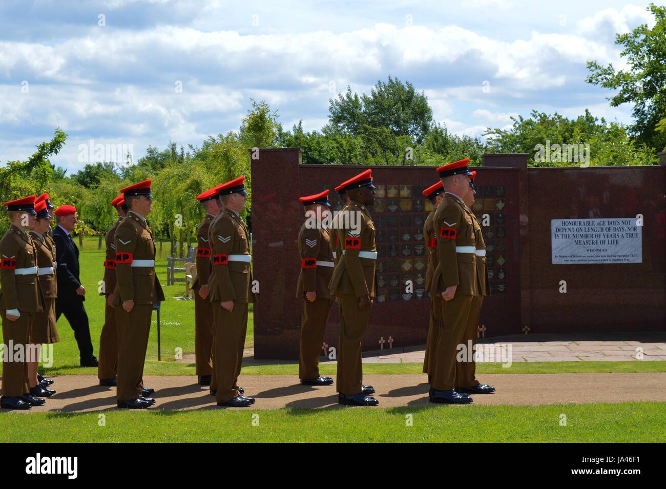 British army royal military police hi-res stock photography and images ...