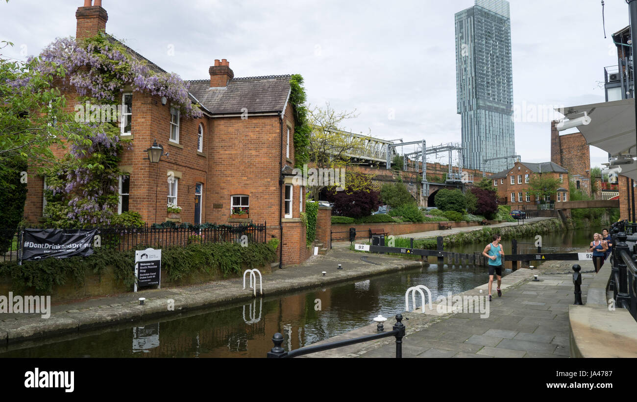 Lock Keeper's cottage at Lock 92, Castlefield, Manchester Stock Photo ...