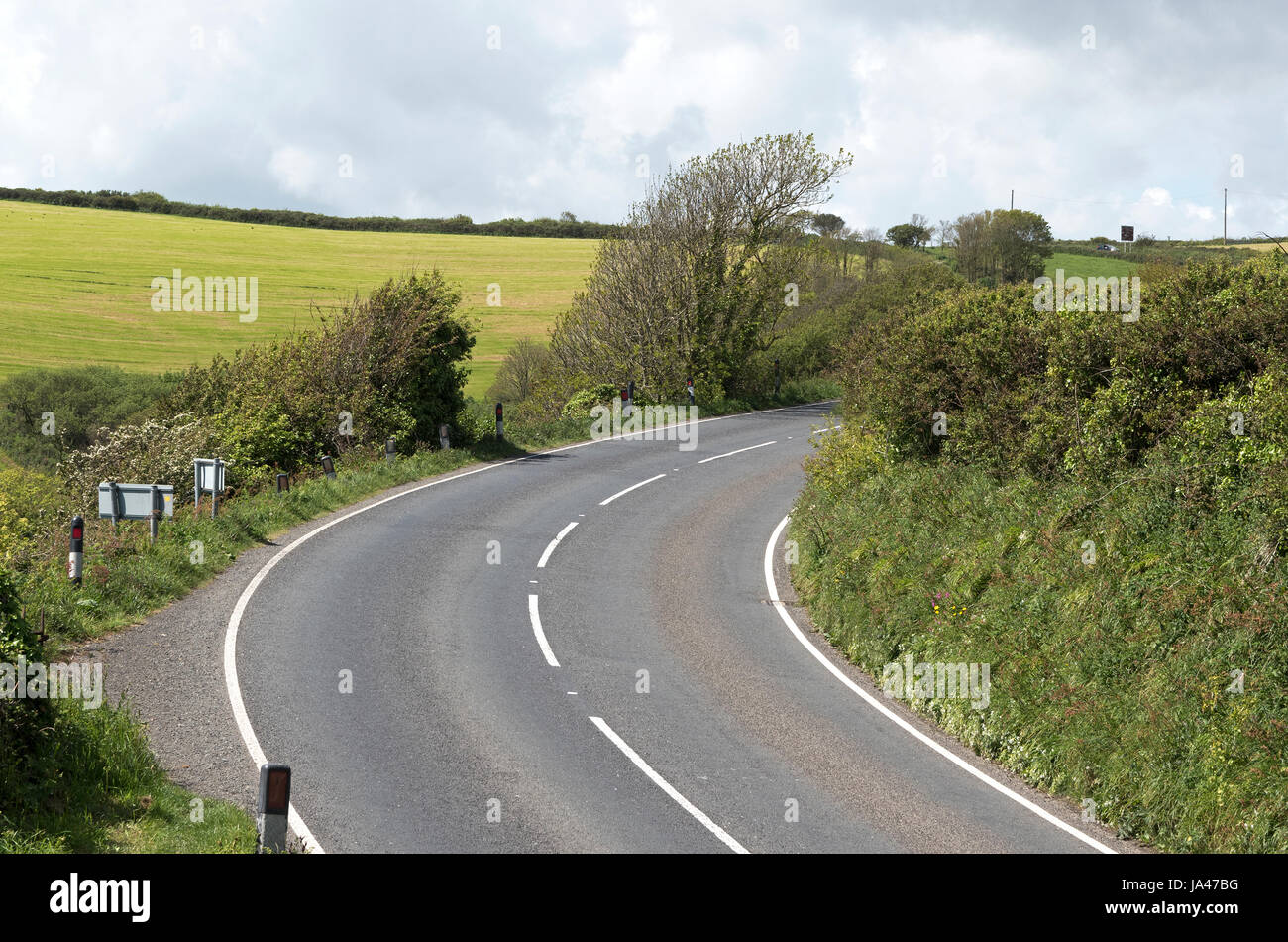 Blind bend hi-res stock photography and images - Alamy