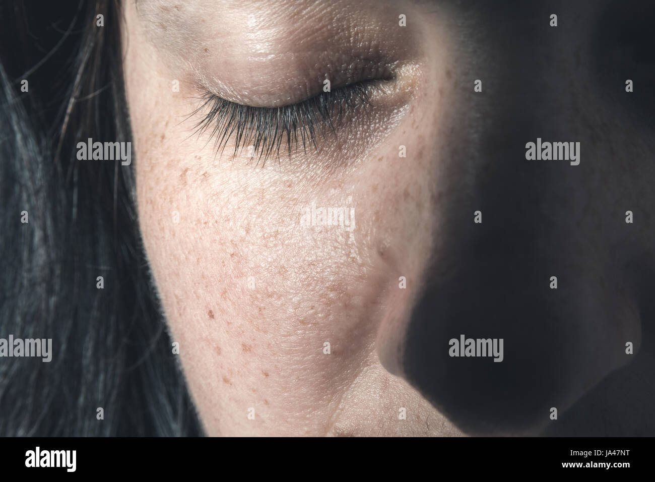 Woman freckles body hi-res stock photography and images - Alamy