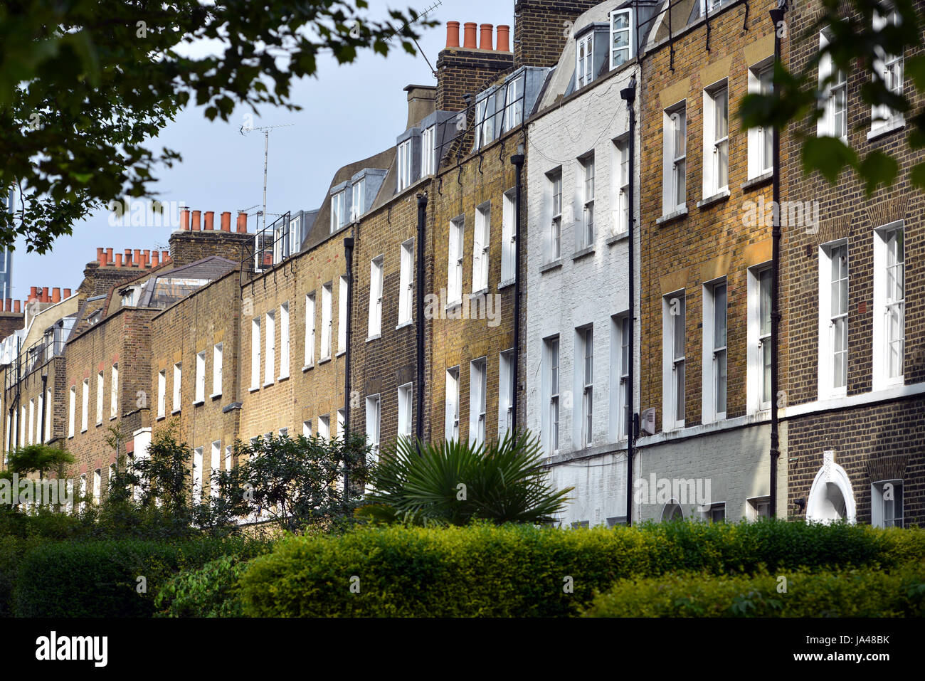 Terrace houses london hi-res stock photography and images - Alamy