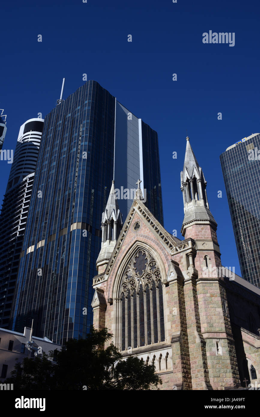 High rise building churches hi-res stock photography and images - Alamy