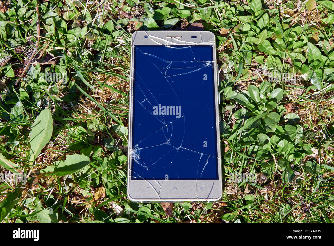 broken cell phone Stock Photo - Alamy