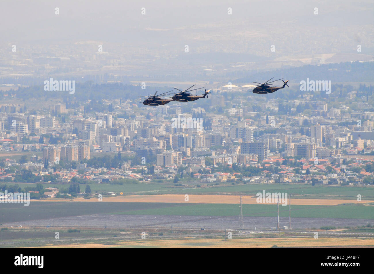 Israeli air force show independence hi-res stock photography and images ...