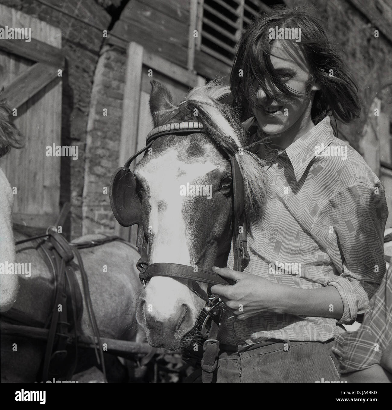 Rag and bone man with horse and cart hi-res stock photography and ...