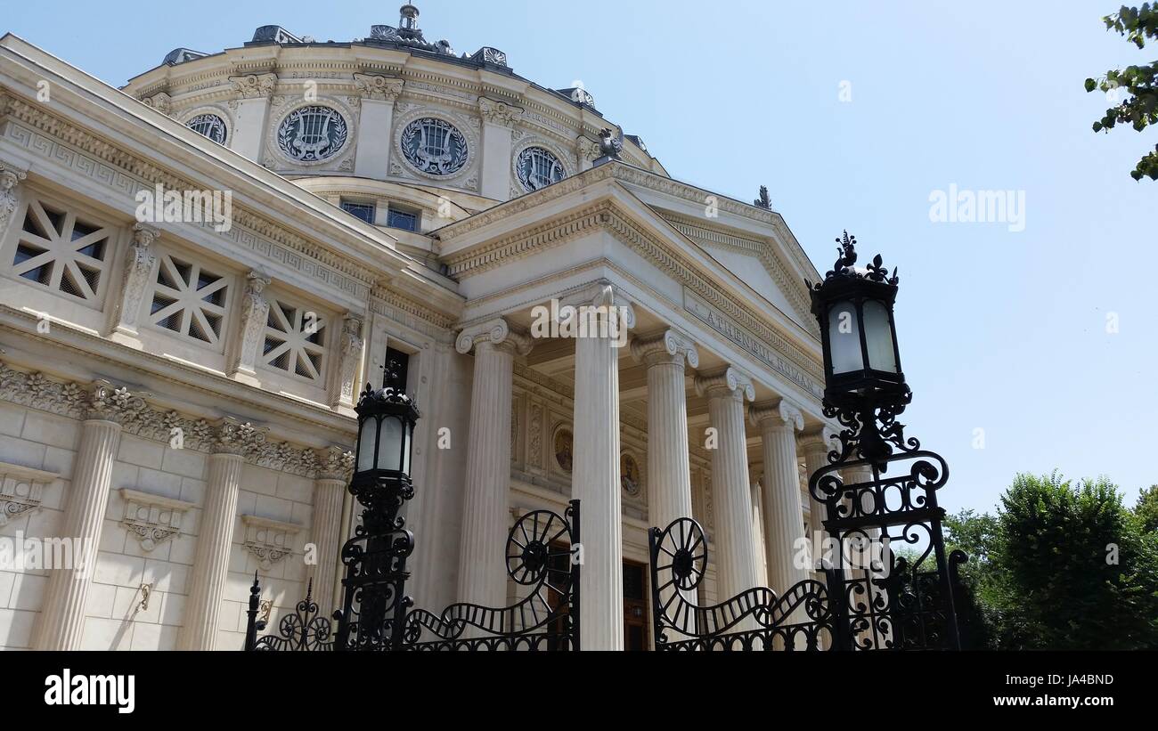 Round Building Domed Roof High Resolution Stock Photography and Images - Alamy