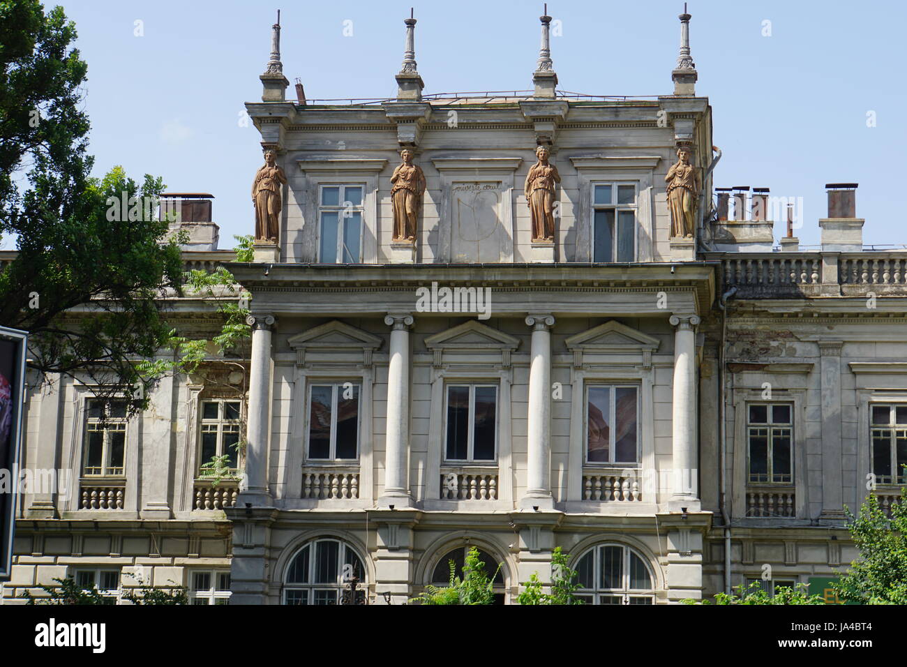 Building and street scene in Bucharest, Romania Stock Photo - Alamy