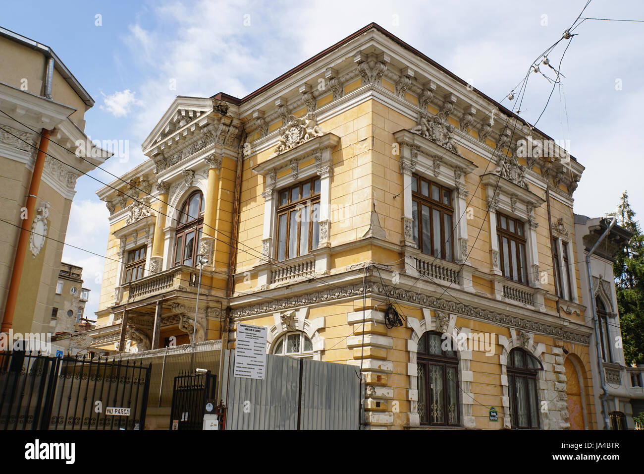 Building renovation romania hi-res stock photography and images - Alamy
