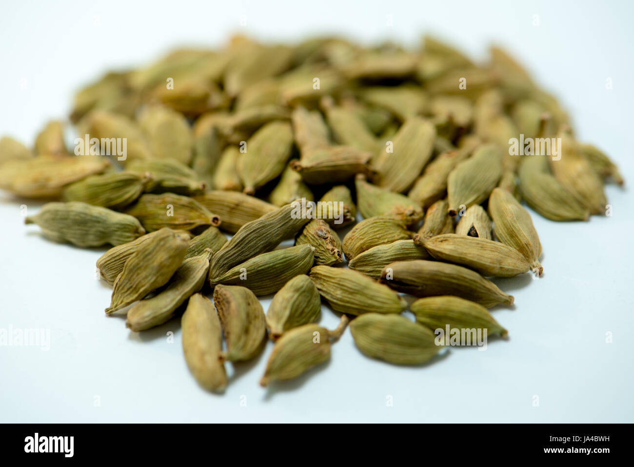 Cardamom seeds hi-res stock photography and images - Alamy