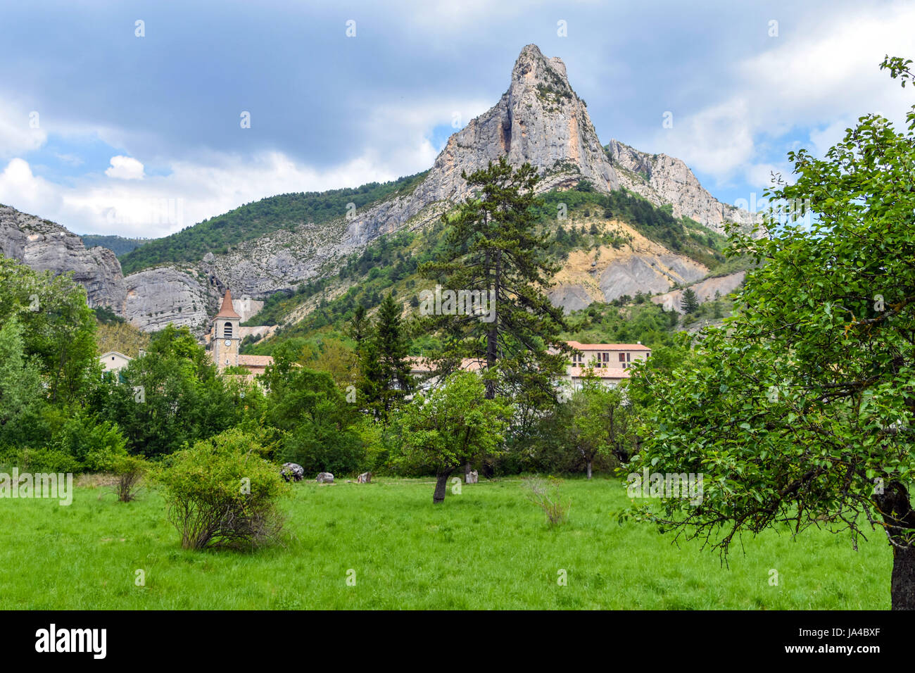 Village of orpierre hi-res stock photography and images - Alamy