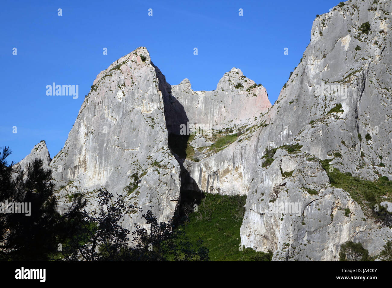 Orgon hi-res stock photography and images - Alamy