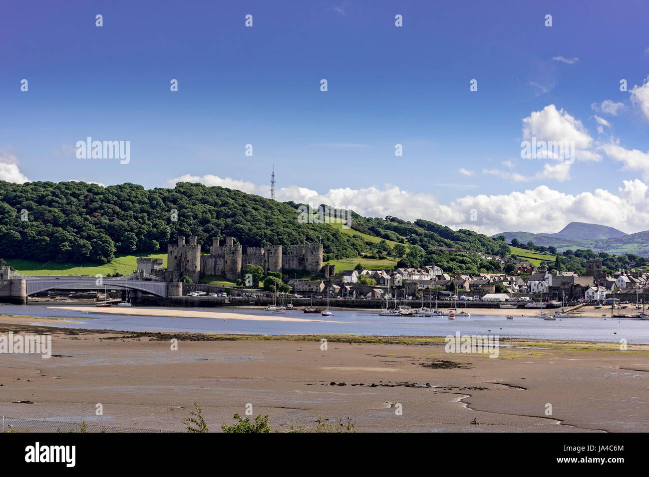 Medieval conwy castle north hi-res stock photography and images - Alamy