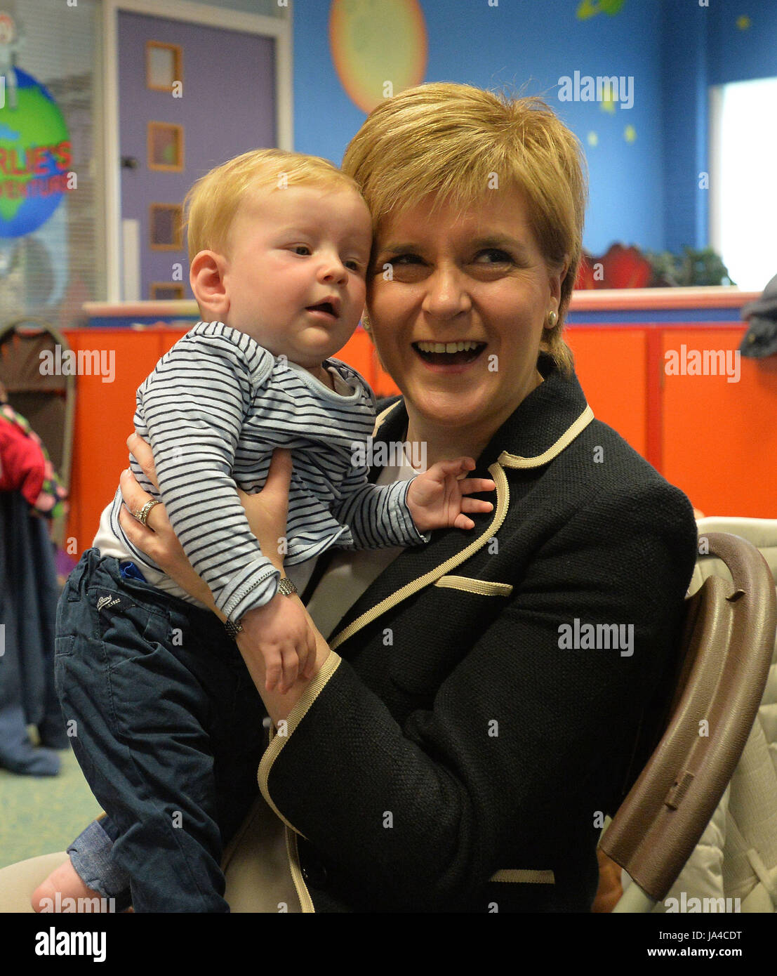 First Minister Nicola Sturgeon meeting toddlers at Bishopbriggs ...