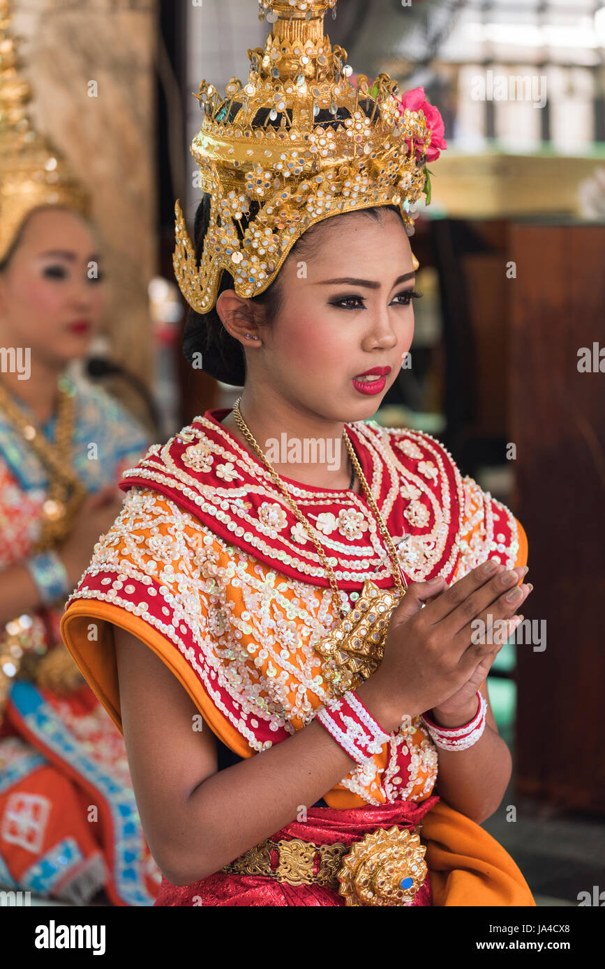 Thai traditional dance thailand hi-res stock photography and images - Alamy