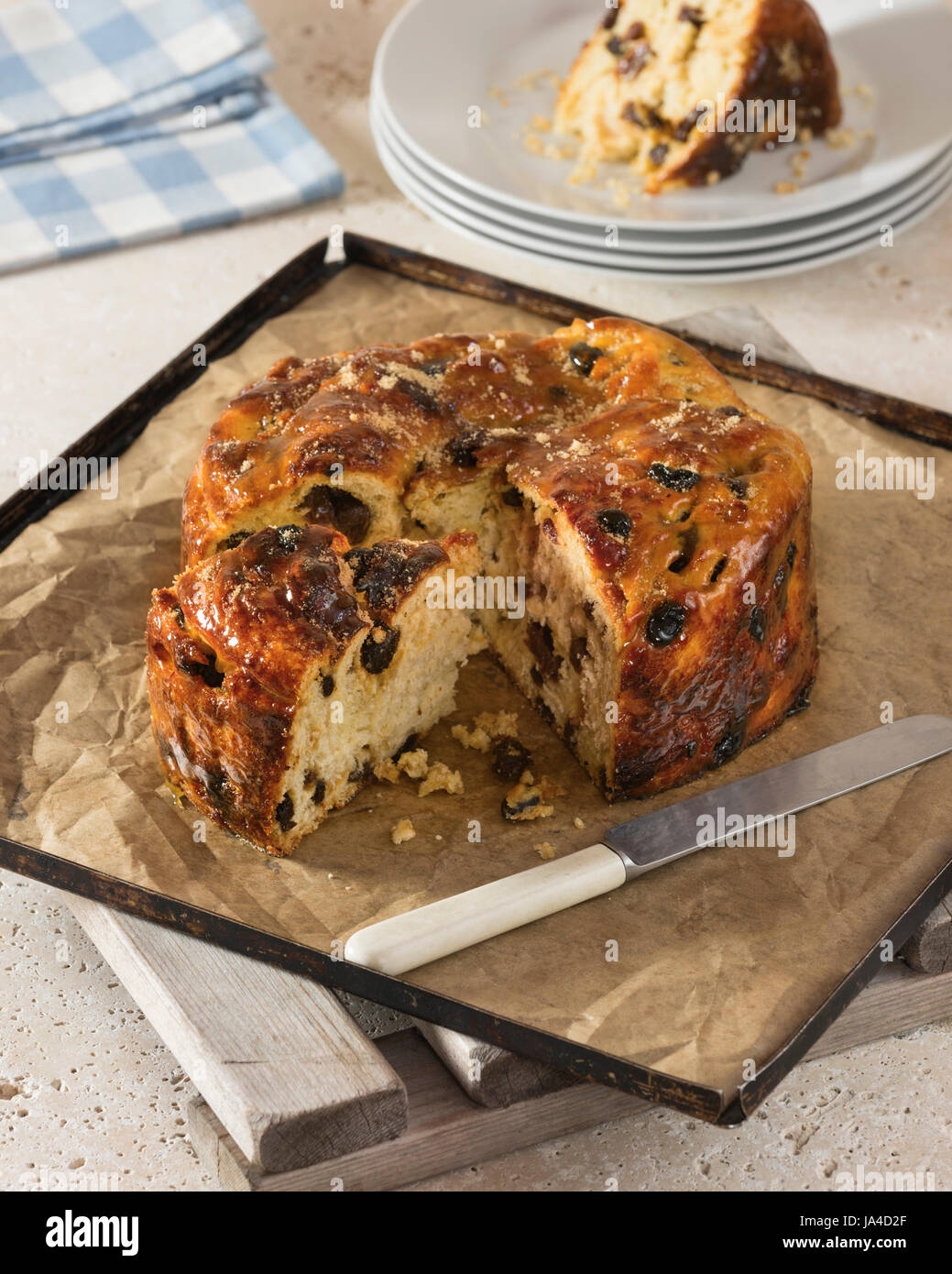 Wiltshire lardy cake hi-res stock photography and images - Alamy