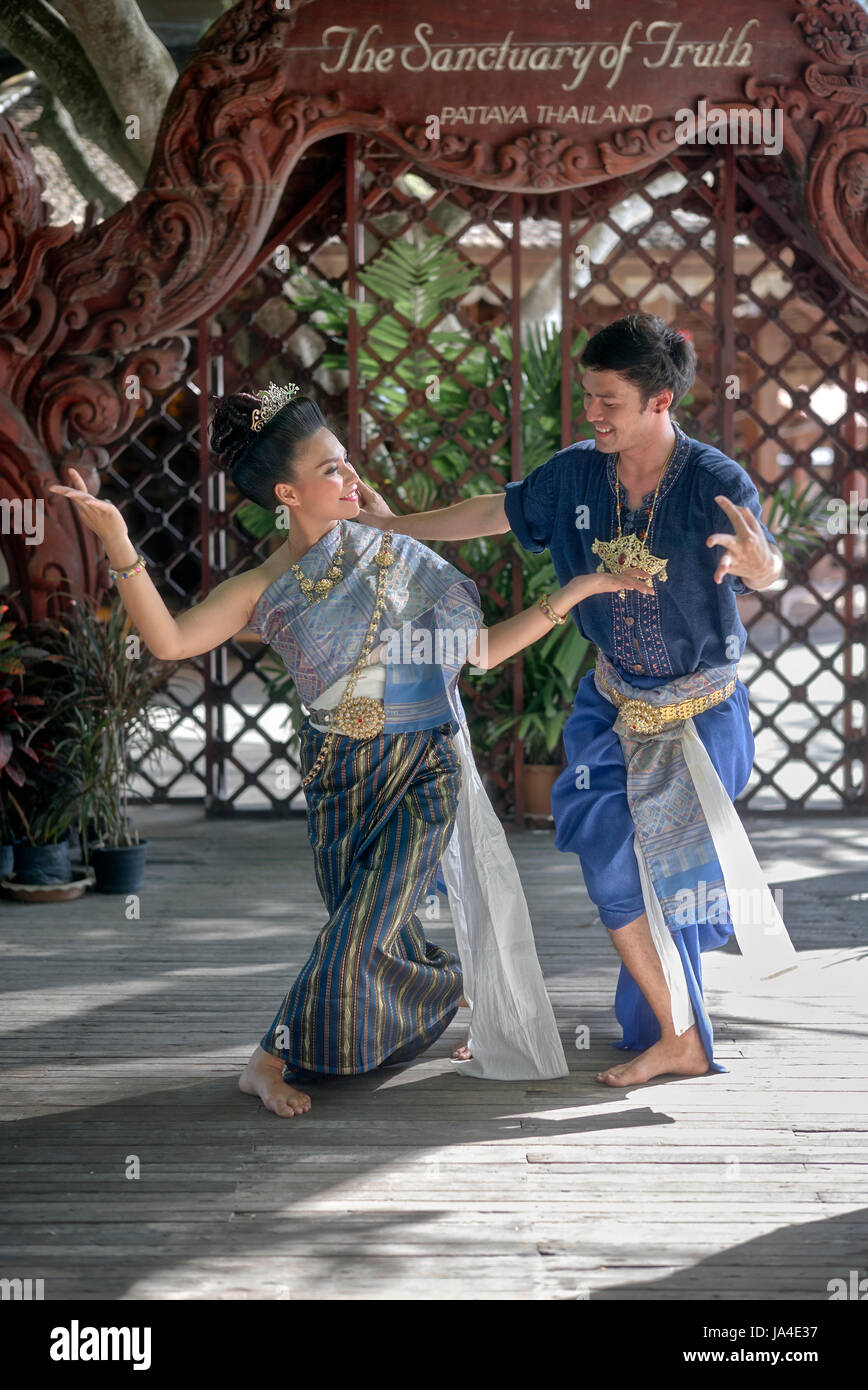 Thai male dancers hi-res stock photography and images - Alamy