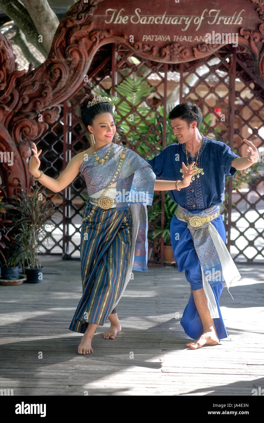 Thai male dancers hi-res stock photography and images - Alamy