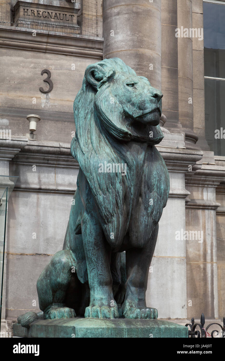 Sculpture of a lion near the Hotel de Ville in Paris, France Stock ...