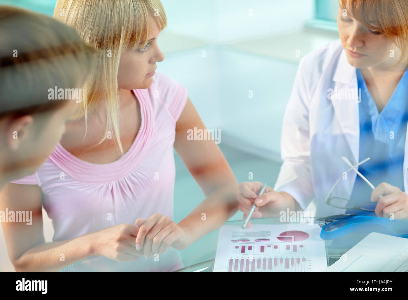 doctor, physician, medic, medical practicioner, woman, talk, speaking ...