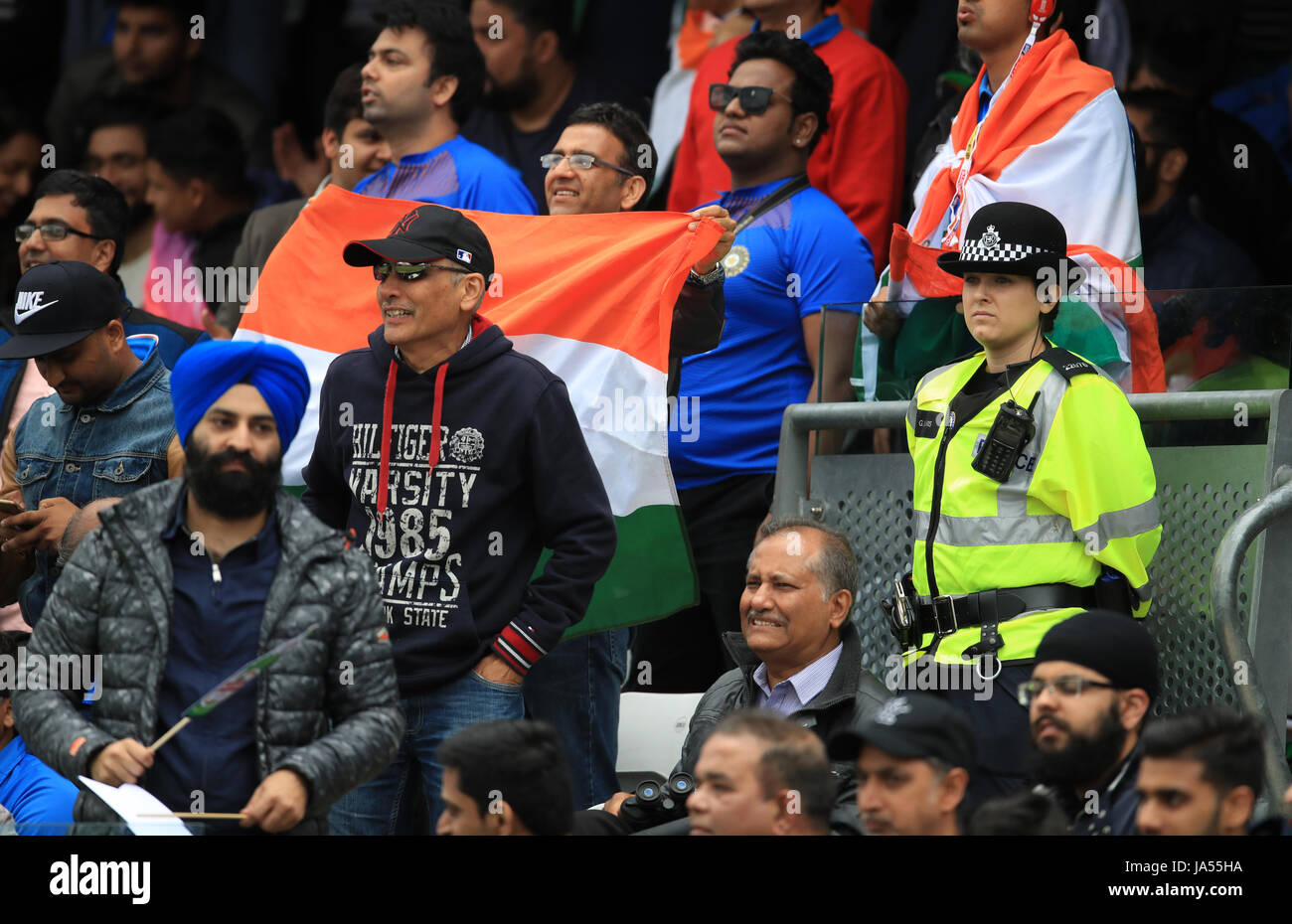 India v pakistan icc champions trophy hi-res stock photography and ...