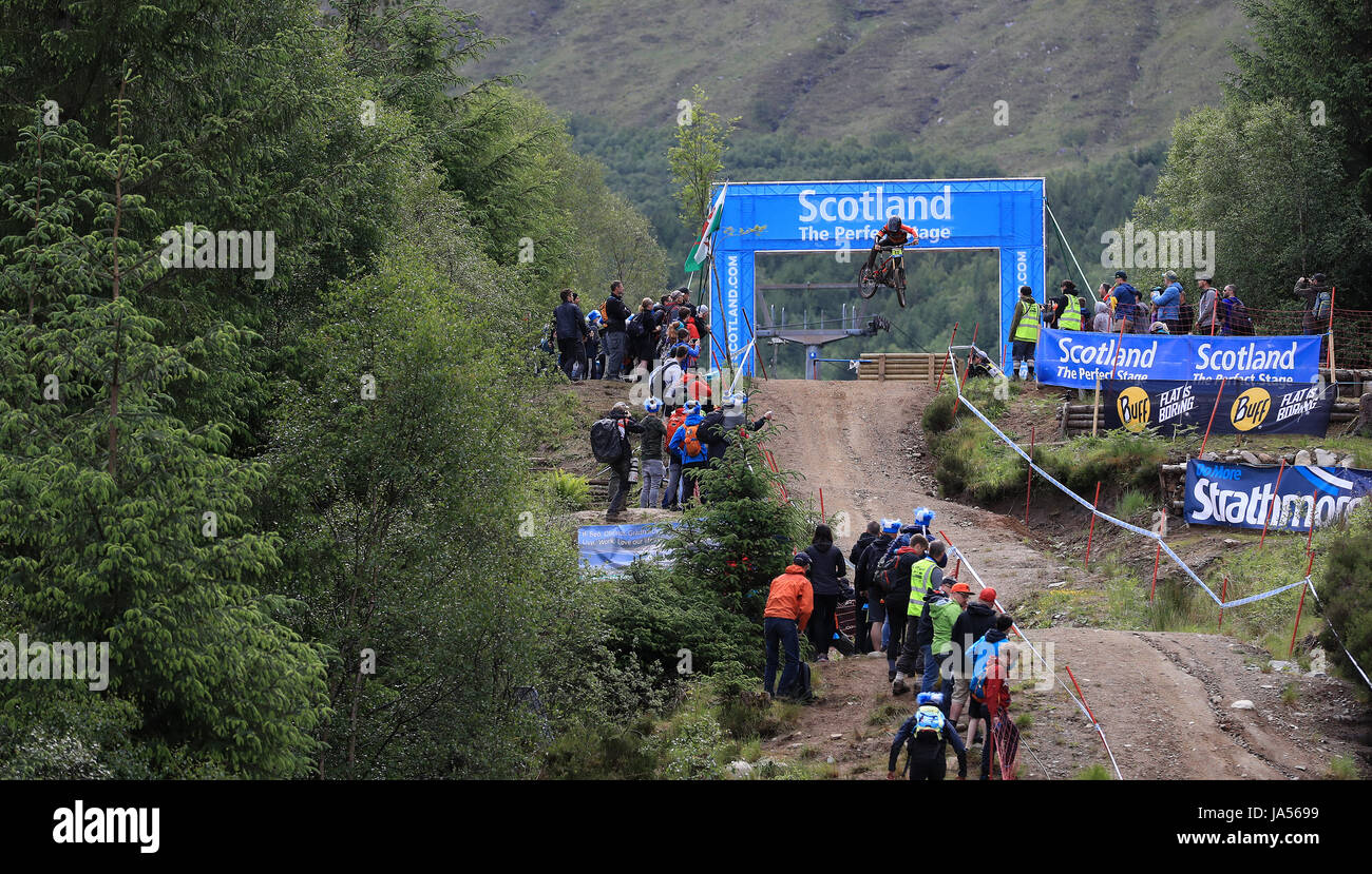 Matt walker madison saracen facctory team hi-res stock photography and ...