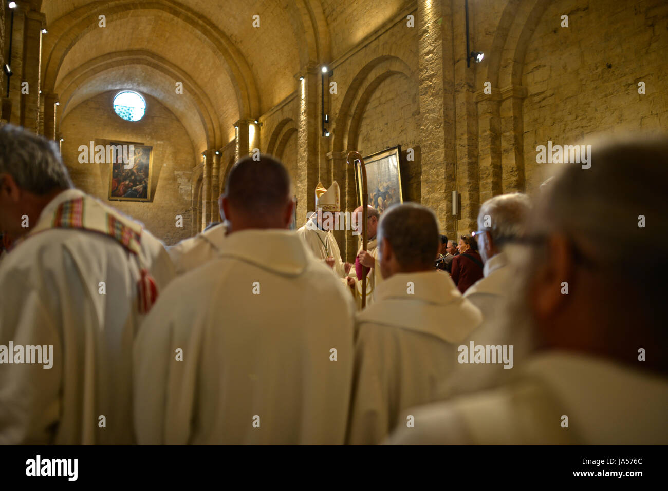 Before the procession of Patron saint of the Gypsies Sara to the sea ...