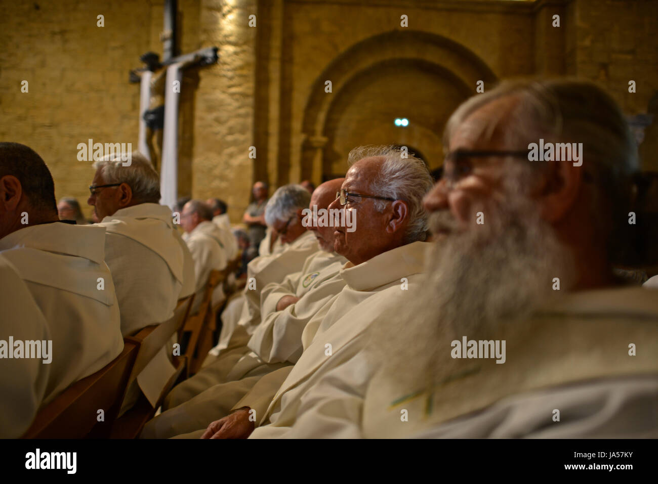 Before the procession of Patron saint of the Gypsies Sara to the sea ...