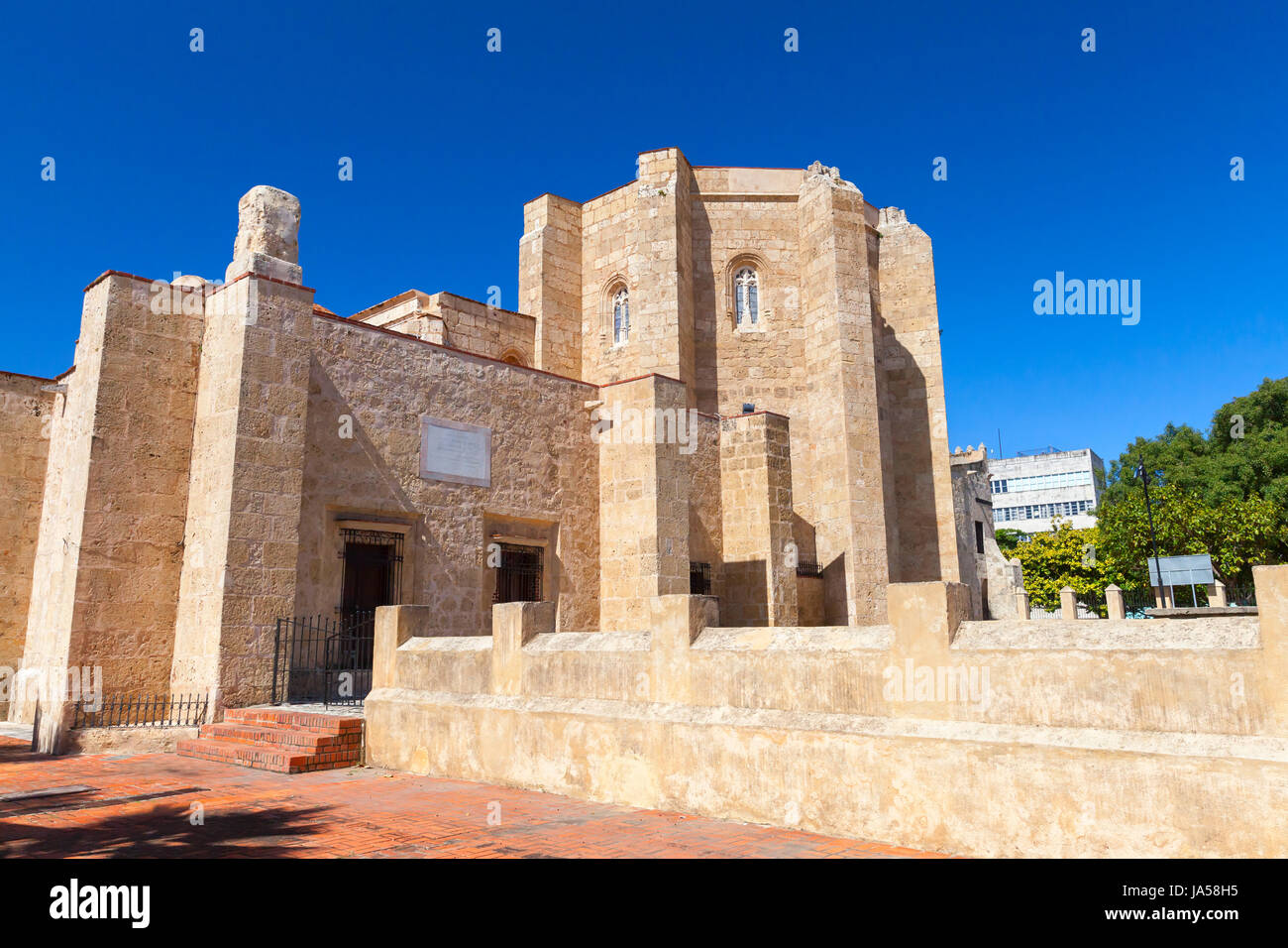 Basilica Cathedral of Santa Maria la Menor. Colonial Zone of Santo ...
