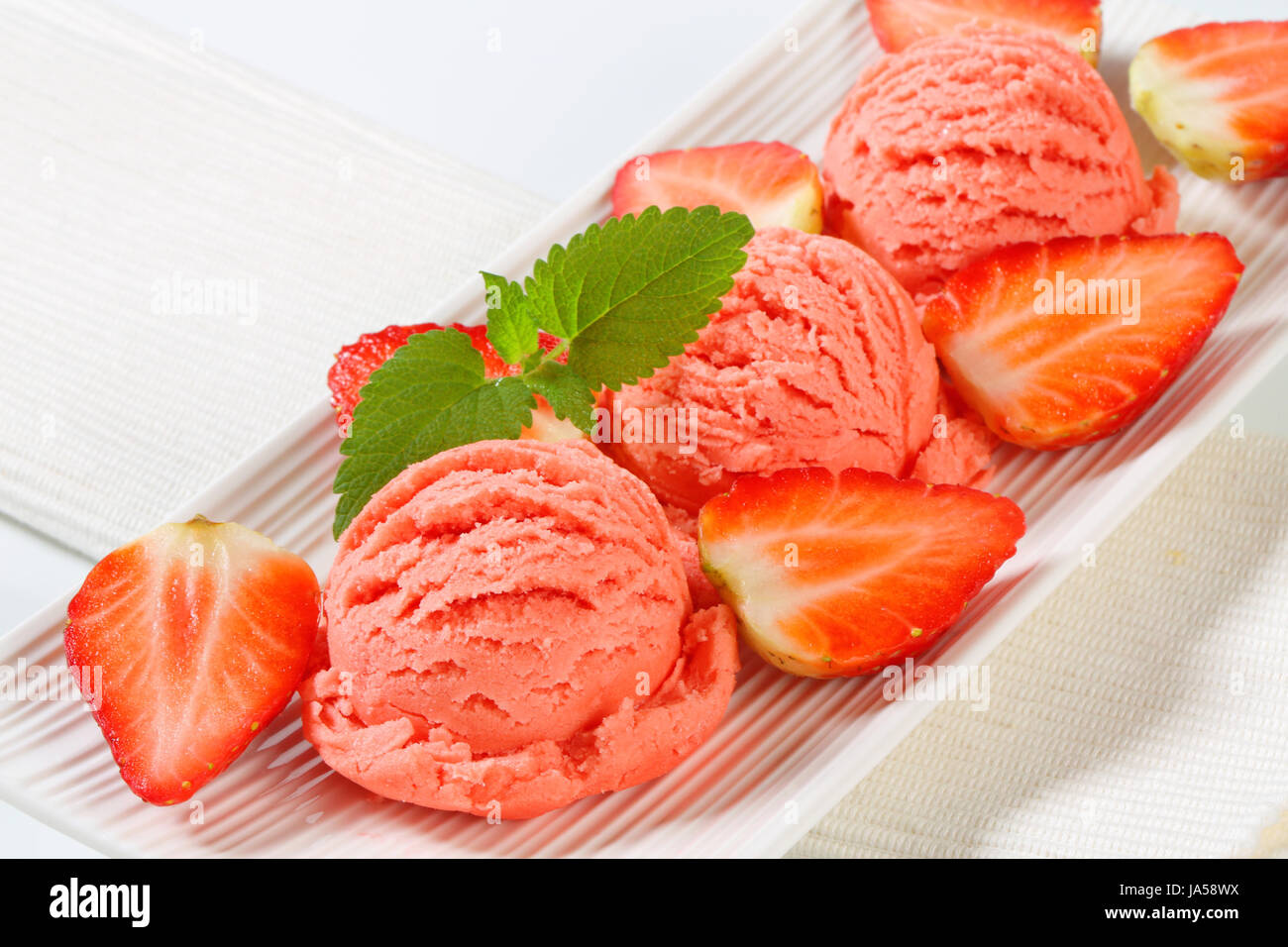 sweet, leaves, ripe, rectangular, frozen, fruit, strawberry, long, food ...