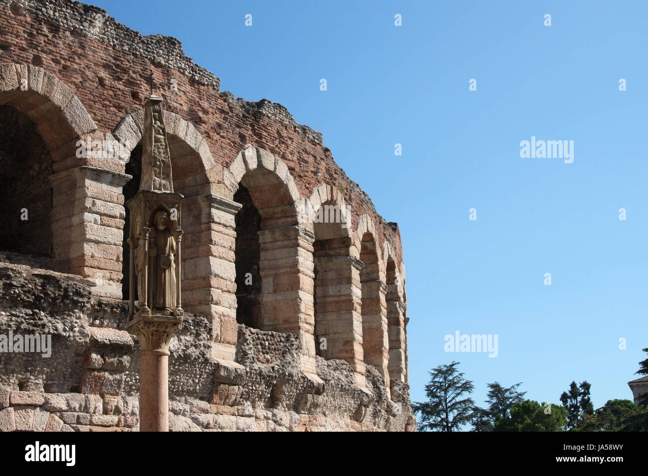 sightseeing, pillar, amphitheater, amphitheatre, city, town, tree ...