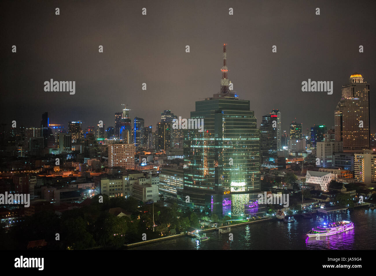 Bangkok at night Stock Photo - Alamy