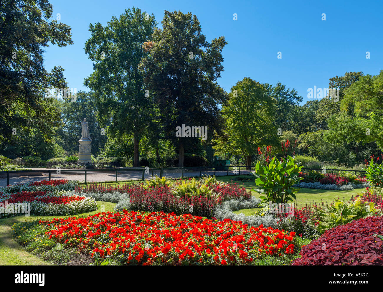 Garden on Luiseninsel, Tiergarten, Berlin, Germany Stock Photo - Alamy