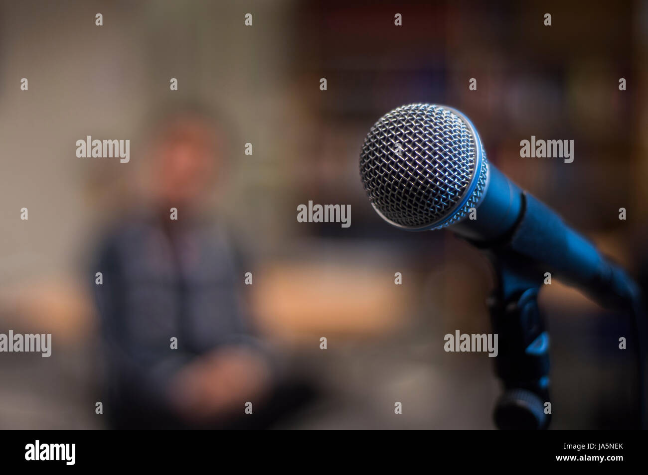 Small audience hi-res stock photography and images - Alamy