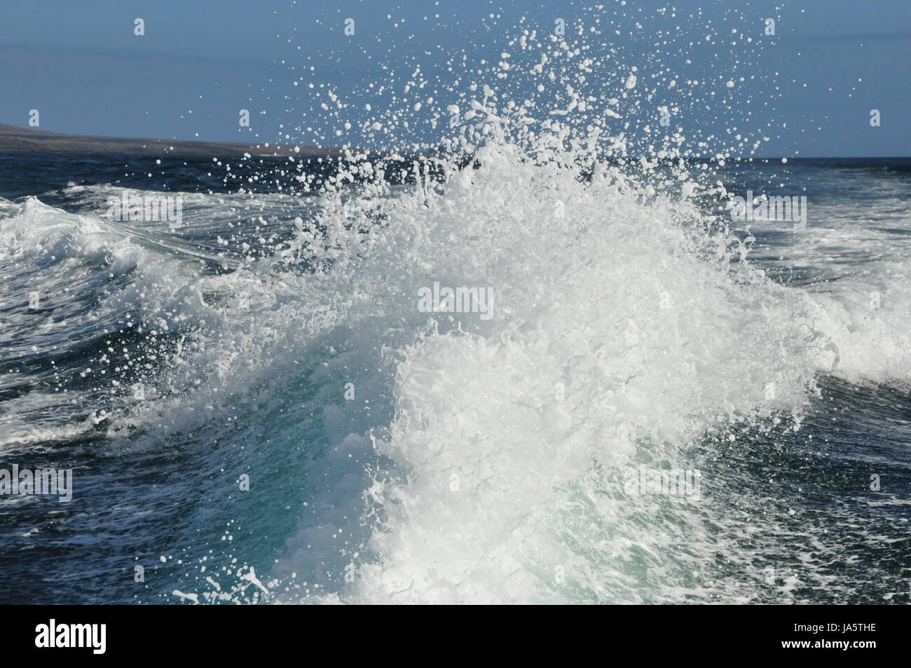 Sea spray bow hi-res stock photography and images - Alamy