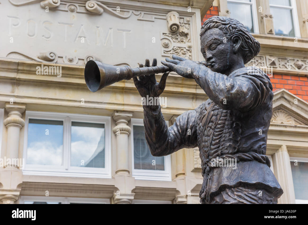 Statue of the Pied Piper of Hamelin in Hameln, Germany Stock Photo - Alamy